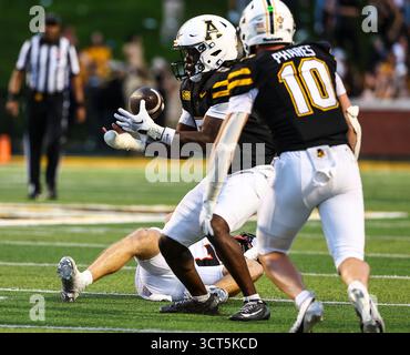 October 4, 2025: Oregon State defensive lineman Thomas Collins (98 ...