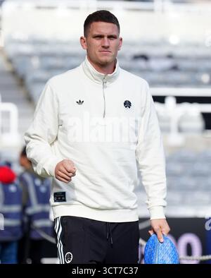Newcastle United's Sven Botman arrives to the stadium ahead of the ...