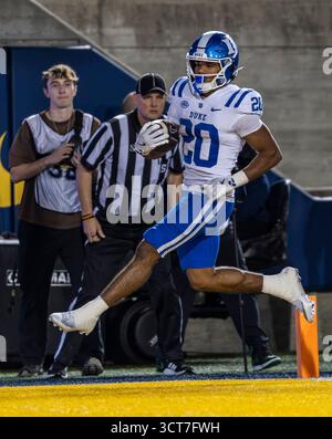 Duke running back Nate Sheppard (20) runs the ball against Clemson ...