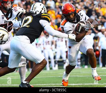 October 4, 2025: Oregon State linebacker Nikko Taylor (25) tackles App ...