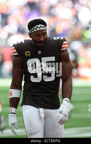 Cleveland Browns defensive end Myles Garrett (95) calls for crowd ...