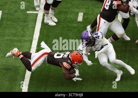 Cleveland Browns running back Quinshon Judkins (10) during an NFL ...