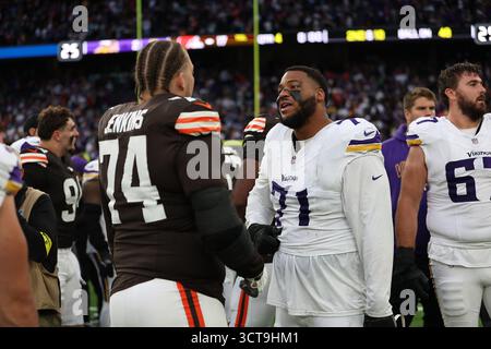 Cleveland Browns guard Teven Jenkins (74) stands at the line of ...