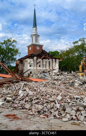 Demolition of a defunk church buildings Stock Photo - Alamy