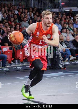 Andreas Obst (FC Bayern Basketball, #13) lacht, GER, FC Bayern ...