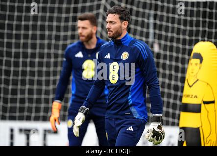 Scotland goalkeeper Angus Gunn and Craig Gordon during a training ...