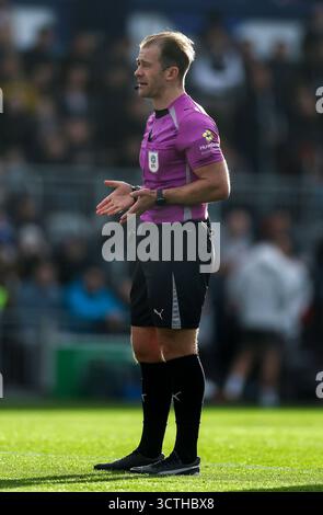 Referee Anthony Backhouse during the Sky Bet Championship match at the ...
