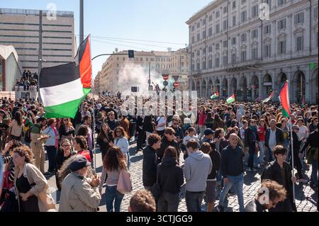 Rome, Italy October 03, 2025: General strike for Gaza - Sciopero ...