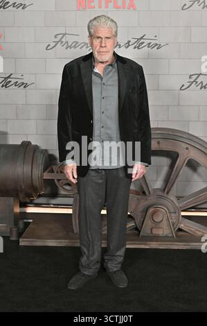 Ron Perlman bei der Premiere der 2. Staffel der Amazon Prime Video ...