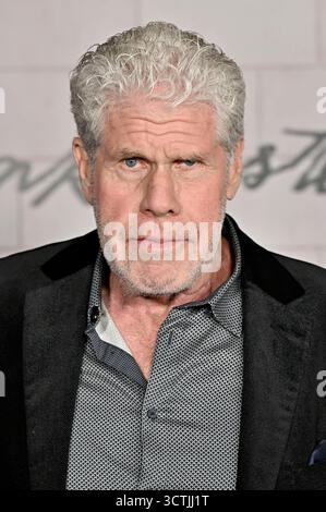Ron Perlman bei der Premiere der 2. Staffel der Amazon Prime Video ...