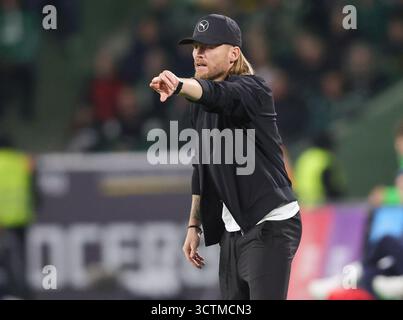 Eugen Polanski (Borussia Borussia Monchengladbach, Coach) gestures, GER ...