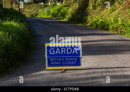 Garda Road Closed Sign Stock Photo - Alamy