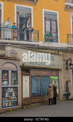 La Fresque des Lyonnais, art in the walls of Lyon, France Stock Photo ...