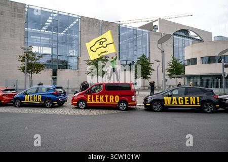 Berlin, Germany. 09th Oct, 2025. Federal Chancellor Friedrich Merz (CDU ...