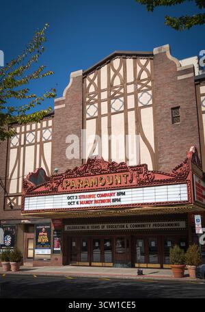 The marquee of the Paramount Hudson Valley Theater in Peekskill, NY ...