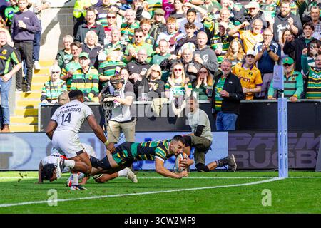 Northampton Saints' Edoardo Todaro scores a try during the Gallagher ...