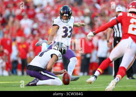 Baltimore Ravens kicker Tyler Loop (33) kicks a field goal against the ...