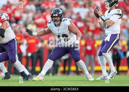 Baltimore Ravens guard Andrew Vorhees (72) lines up for a play during ...