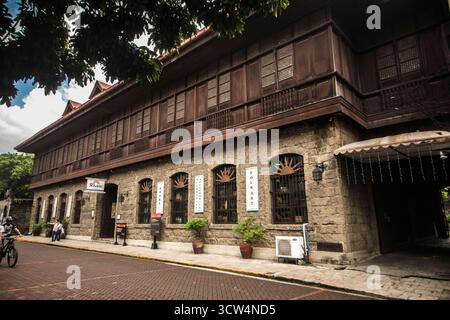 Traditional building fusing Spanish and traditional Filipino ...
