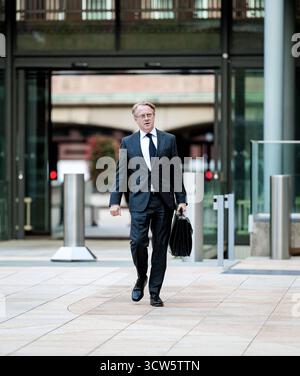 THE HAGUE - Robert Tieman, outgoing Minister of Infrastructure and ...