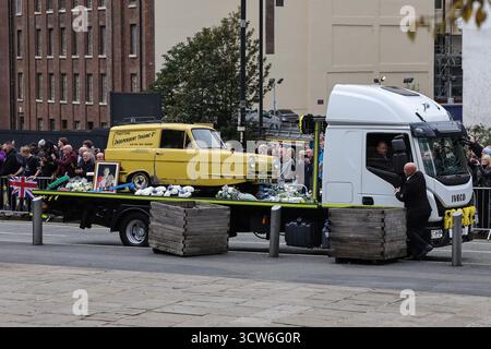 Rickys Trotter’s Independent Traders car arrives front of precession ...