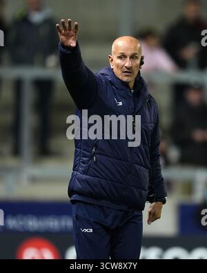 Alan Dickens Head Coach of Newcastle Red Bulls embraces Brett Connon ...