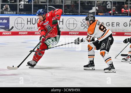 Matt White (Grizzlys Wolfsburg, #97) Robin Norell (Iserlohn Roosters ...