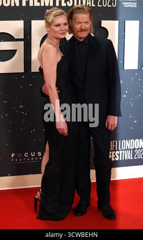 Kirsten Dunst and Jesse Plemons arriving at the 83rd Annual Golden ...