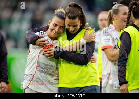 Arianna Caruso (FC Bayern München, 27) warming up before the Google ...