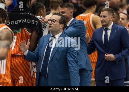 Marco Ramondino (SYNTAINICS MBC, Head Coach) in conversation with ...
