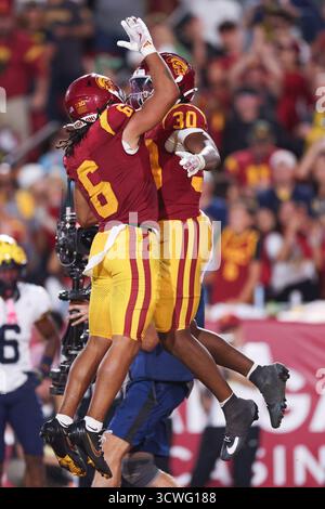 Southern California running back King Miller (30) runs with the ball ...