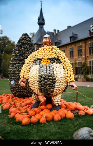 Halloween celebrating in the castle of Groot-Bijgarden Stock Photo - Alamy