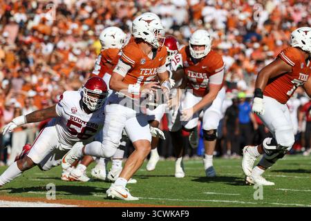 Oklahoma defensive lineman Gracen Halton (56) celebrates after forcing ...