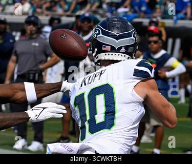Seattle Seahawks wide receiver Cooper Kupp (10) runs the ball during an ...
