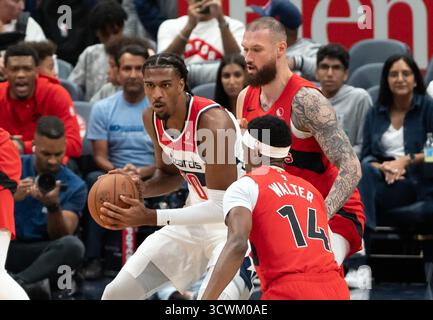 Toronto Raptors' Sandro Mamukelashvili (54) dunks against the ...