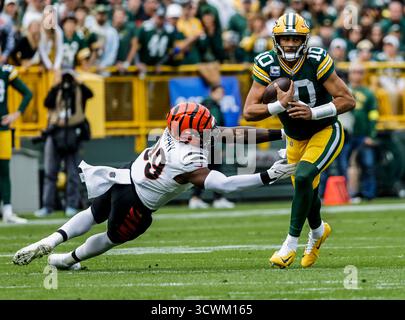 Cincinnati Bengals defensive end Myles Murphy (99) and defensive tackle ...