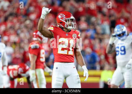 Kansas City Chiefs safety Jaden Hicks (21) rushes to the backfield ...