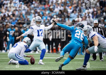 Dallas Cowboys kicker Brandon Aubrey (17) kicks a field goal against ...