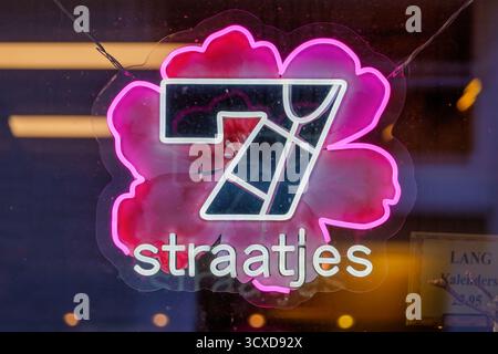 Shopping sign, pointer, text in big shopping center, modern mall Stock ...