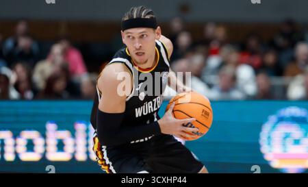 v. l. n. r.: Brae Ivey (Fitness First Wuerzburg Baskets, 11), 26.12. ...