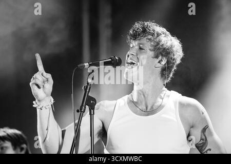 WH LUNG, CONCERT, 2025: Joe Evans of the band W. H. Lung play on the ...