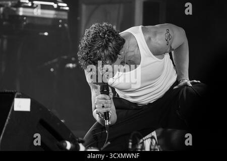 WH LUNG, CONCERT, 2025: Joe Evans of the band W. H. Lung play on the ...