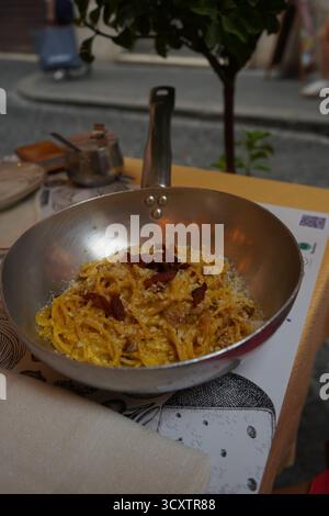 Delicious spaghetti carbonara pasta, rich creamy sauce, savory crispy ...
