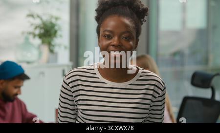 Portrait informal African American Business woman Stock Photo - Alamy