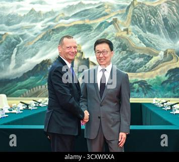 Beijing, China. 16th Oct, 2025. TAIPEI, CHINA - OCTOBER 16, 2025 - Hong ...