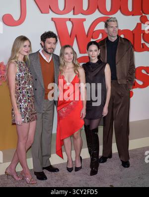 Justine Lupe, Timothy Simons, Jackie Tohn, Adam Brody and Kristen Bell ...