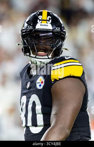 Pittsburgh Steelers tight end Darnell Washington (80) runs after a ...