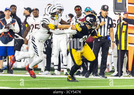Cincinnati Bengals linebacker Demetrius Knight Jr. arrives before an ...