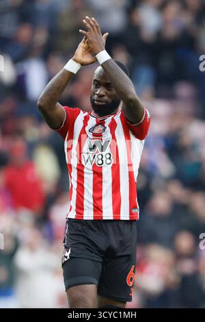 Sunderland's Lutsharel Geertruida during the Premier League match at ...