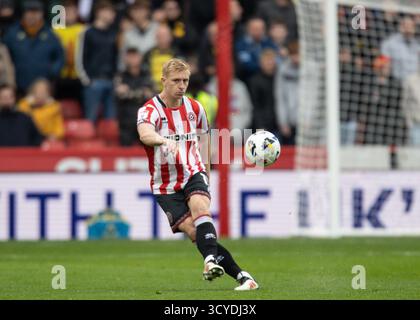 Ben Mee of Sheffield United during the Sky Bet Championship match ...
